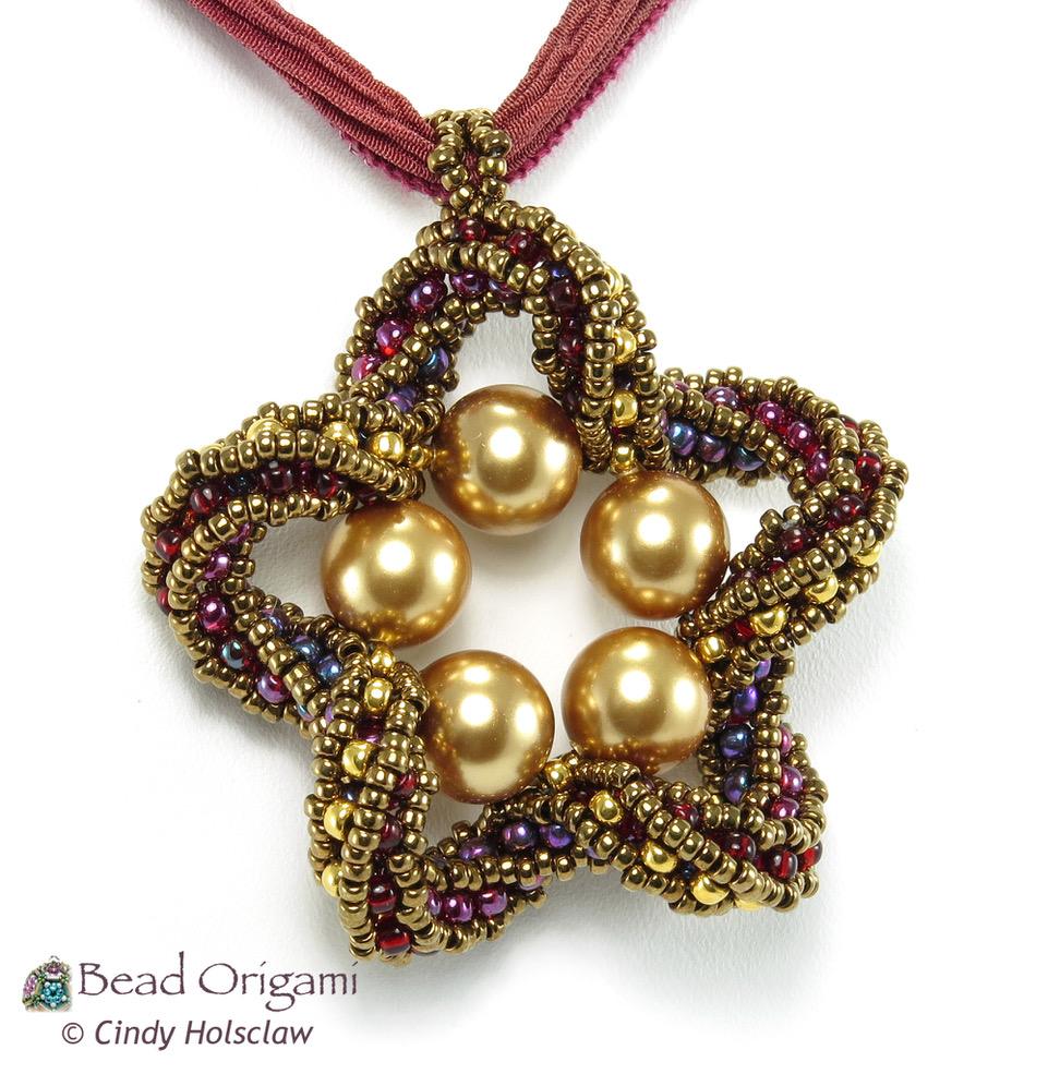 Beading tutorials with pearls – from bead artists all around the world