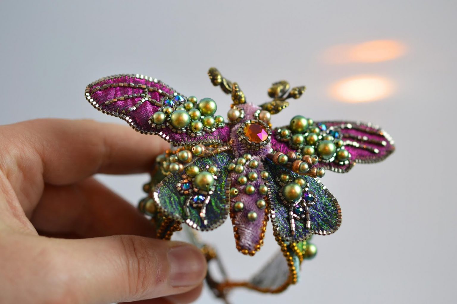 Beading tutorials with pearls – from bead artists all around the world