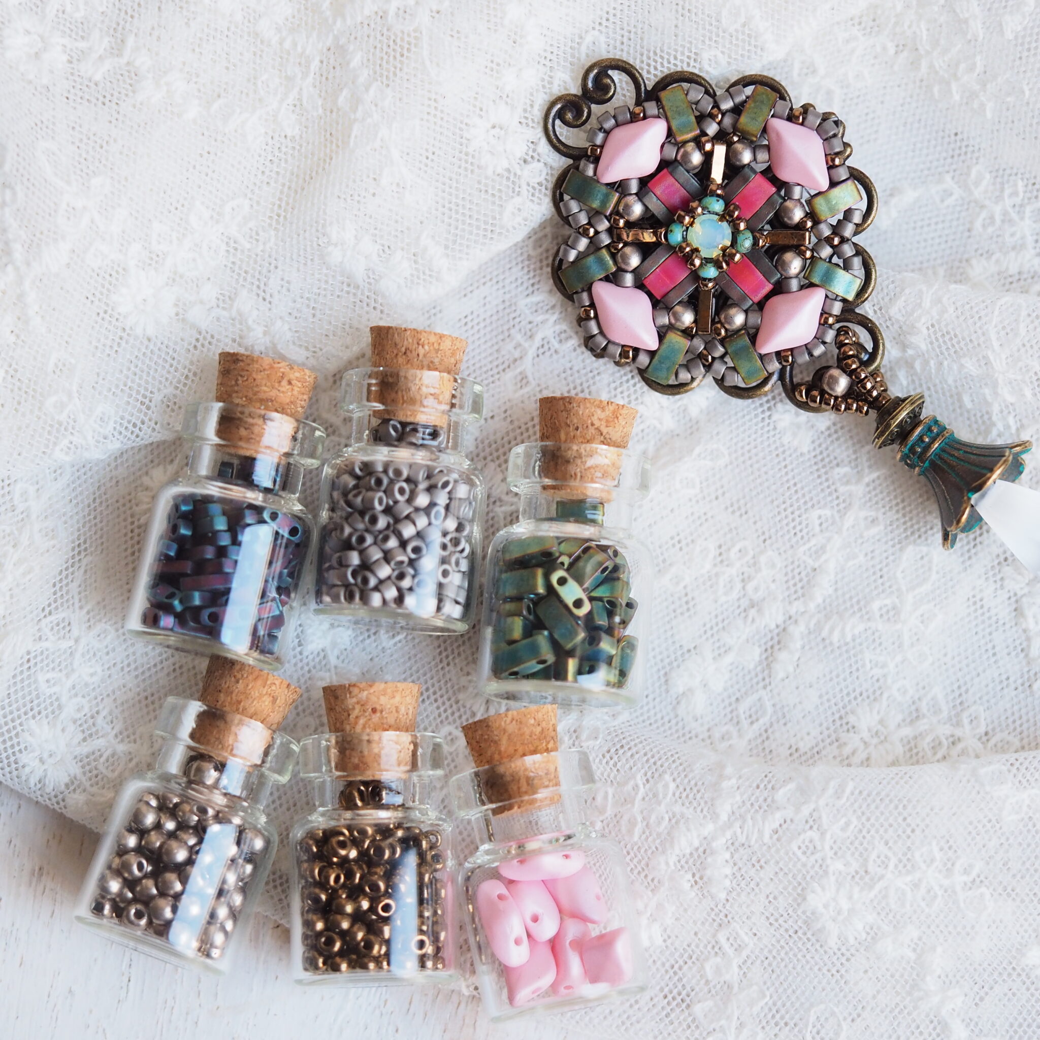 Beadingschool boxes and collections