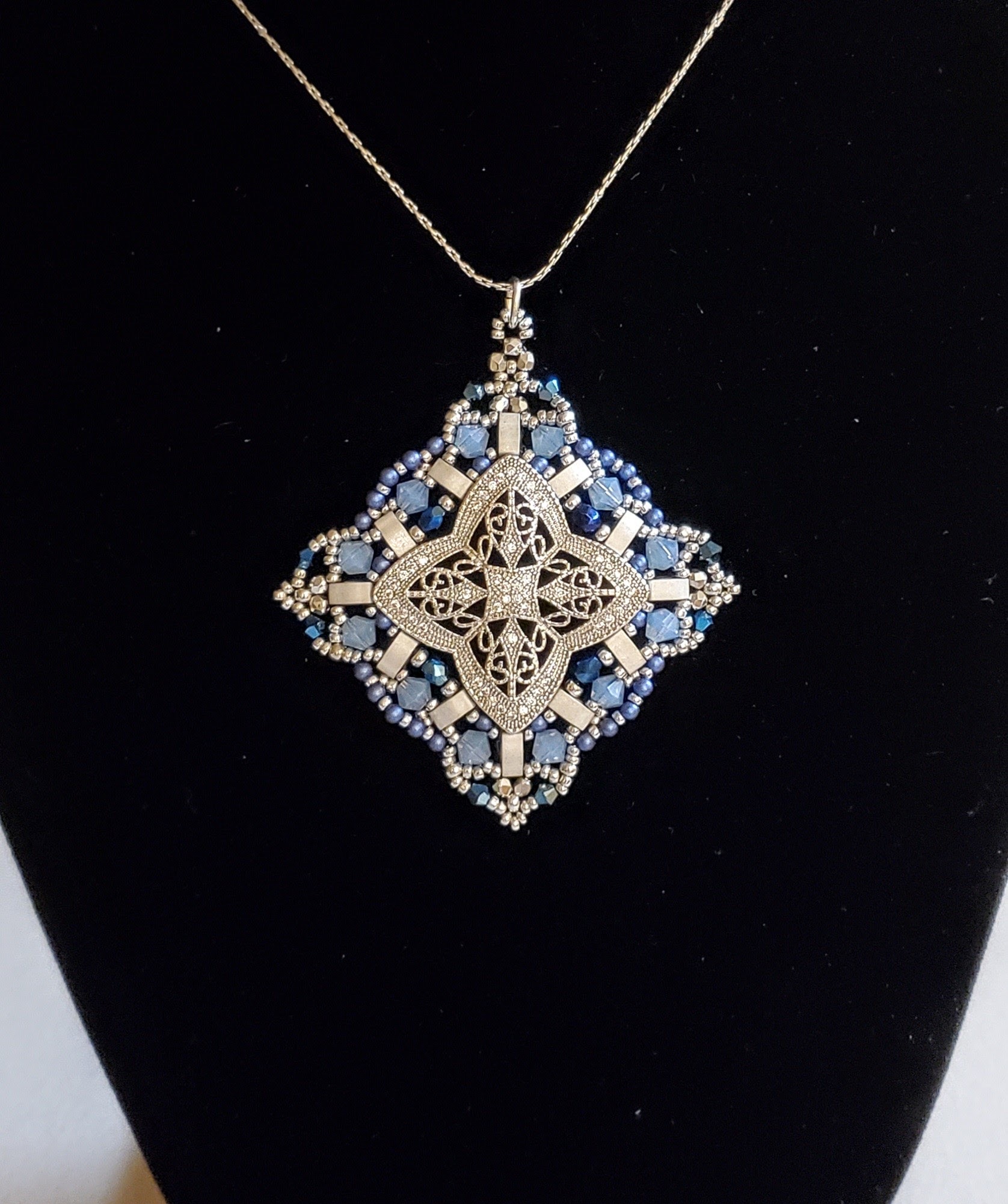 MARELLA pendant beading tutorial